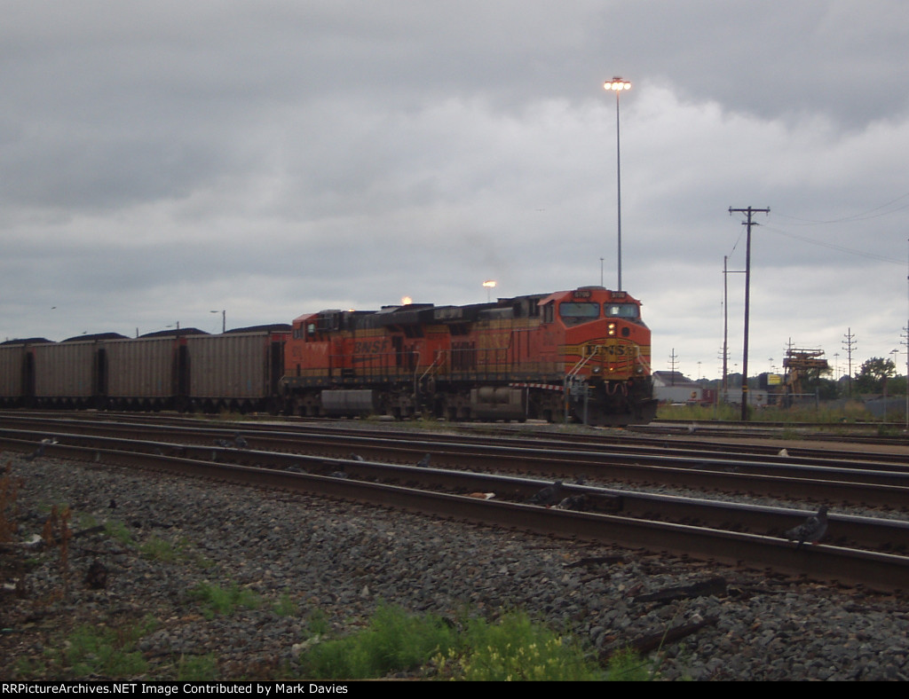 BNSF 5700